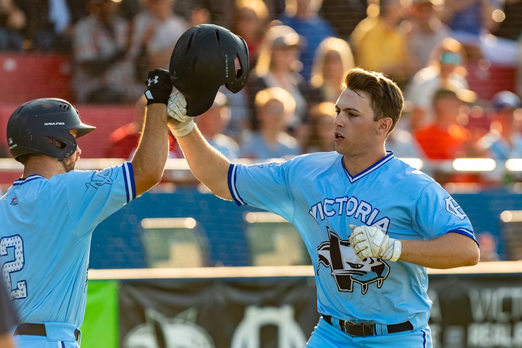 Victoria HarbourCats - HarbourCats load up on top-school bats with ...